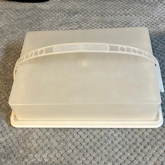 Tupperware | Kitchen | Vintage Tupperware Portable Cupcake Or Casserole ...